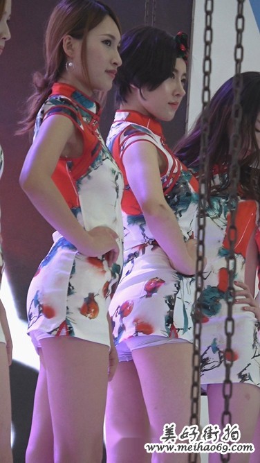 2016CJ现场穿旗袍的大胸美眉[441M/MP4]-街拍疯-引领美女街拍潮流风尚