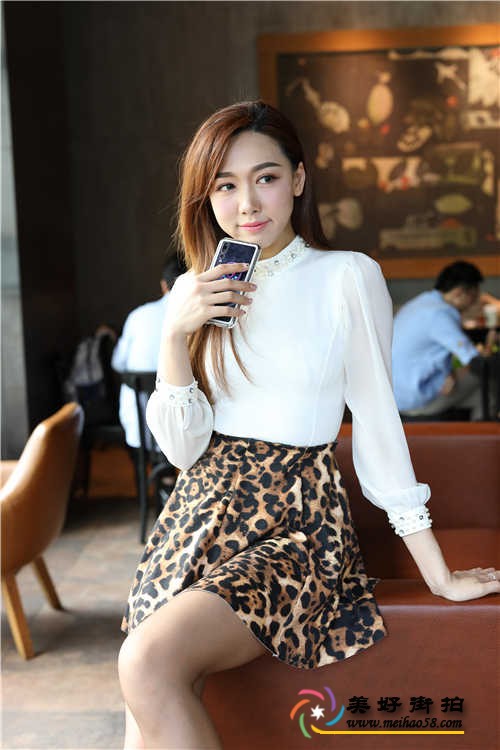 [魔 Buy视频] 4K-小粉老师的咖啡色丝袜 套图+视频[MP4/7.42G]7-街拍疯-引领美女街拍潮流风尚