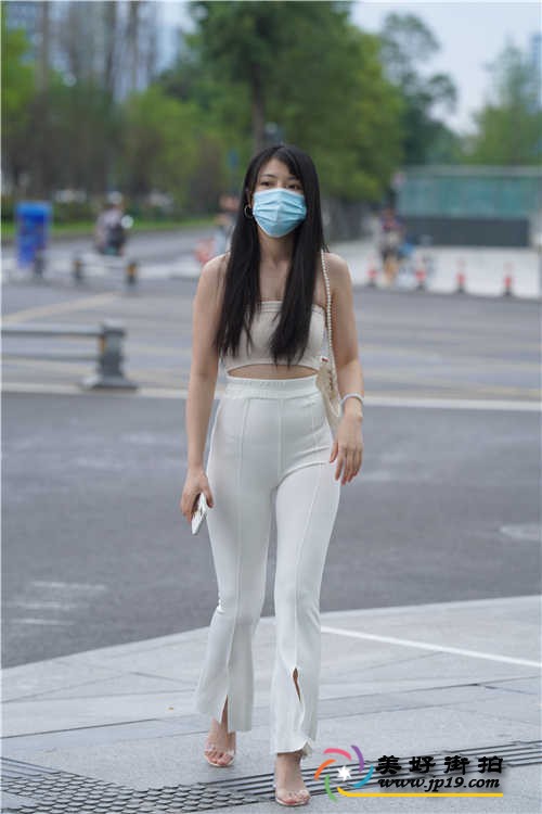 [魔 Buy视频] 4K-【加菲mao街拍作品】白裤女子 套图+视频 1[MP4/7.88G]2-街拍疯-引领美女街拍潮流风尚